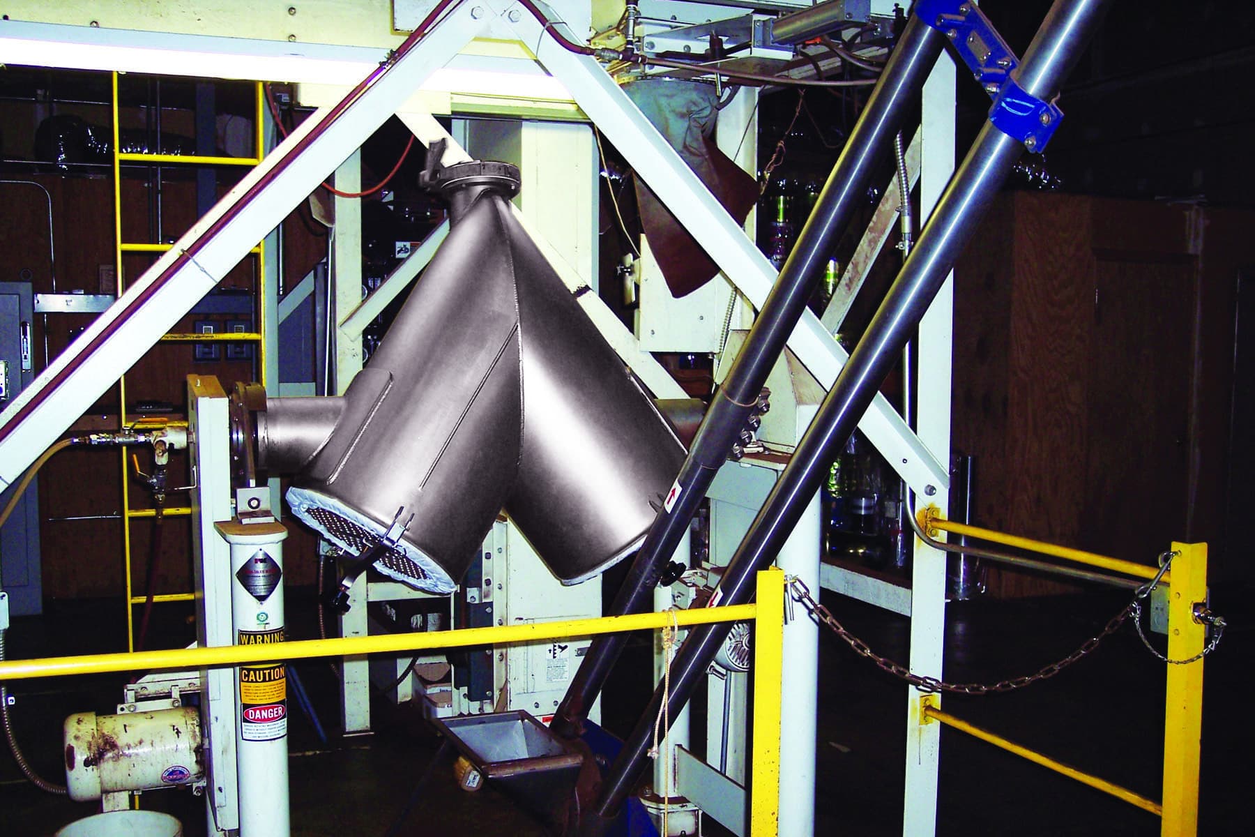 Aero Mechanical Conveyor Transfers Flavored Coffee from Mixer to ...