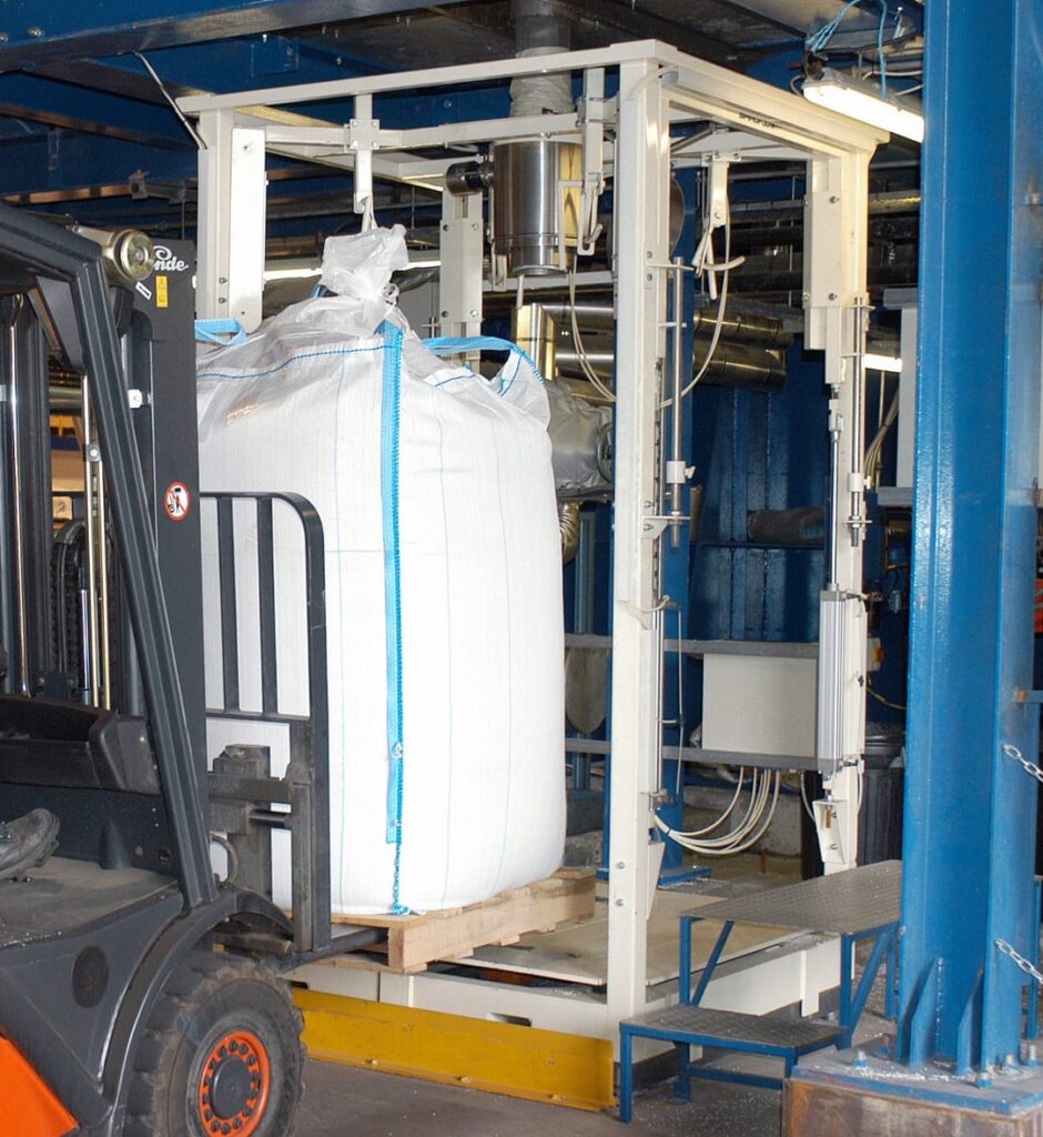 Bulk Bag Filler Fills Plastics for Solid State Polymerization Leader ...