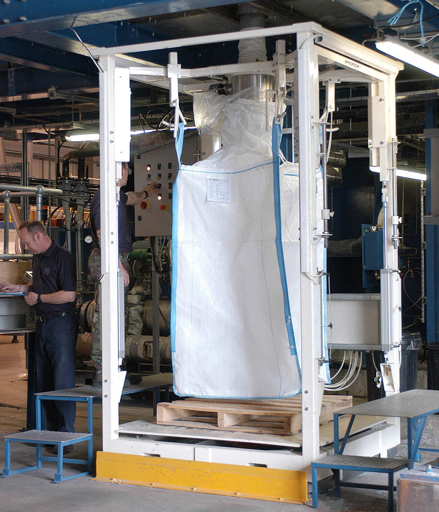 Bulk Bag Filler Fills Plastics for Solid State Polymerization Leader ...